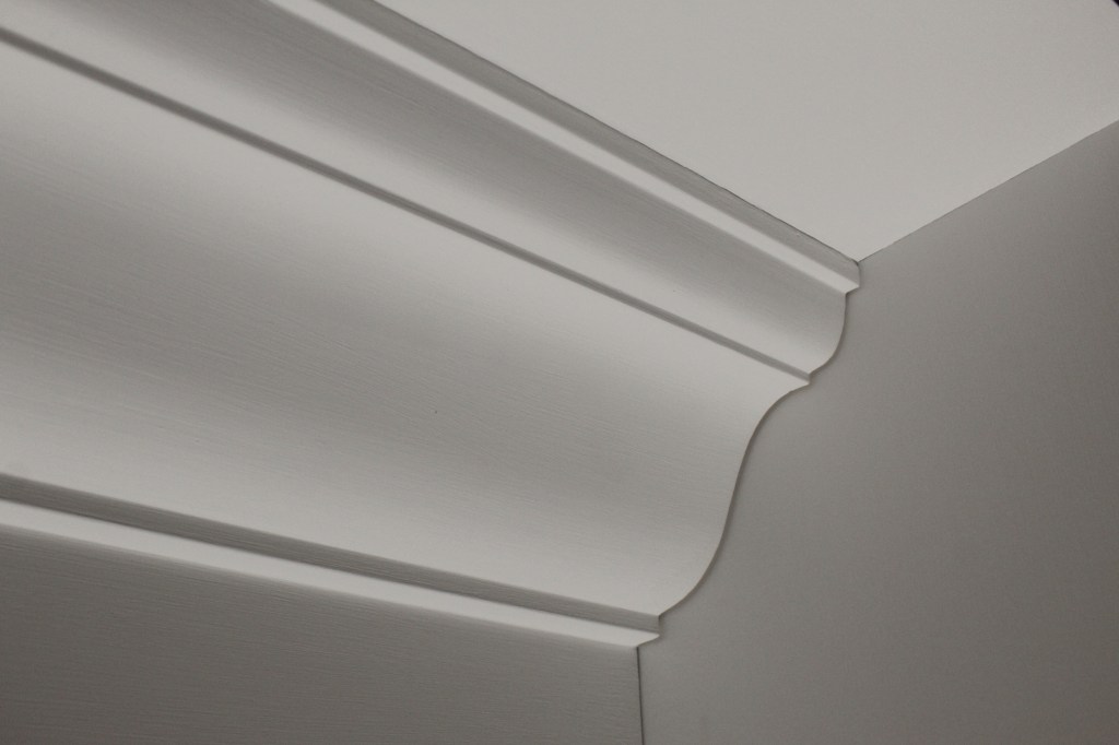 Medium Cornice – Classic Plaster Moulds